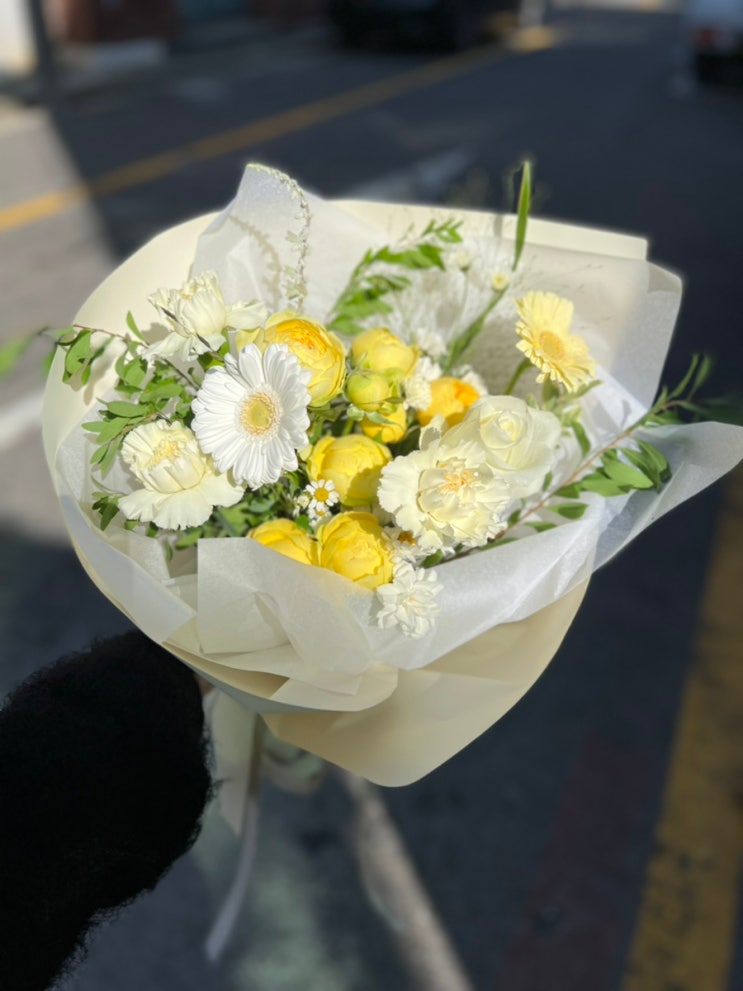 쌍문꽃집 쌍문역꽃집 아뜰리에벨 축하꽃다발 생일꽃다발 첫인사꽃다발 연노랑꽃다발 네이버 블로그