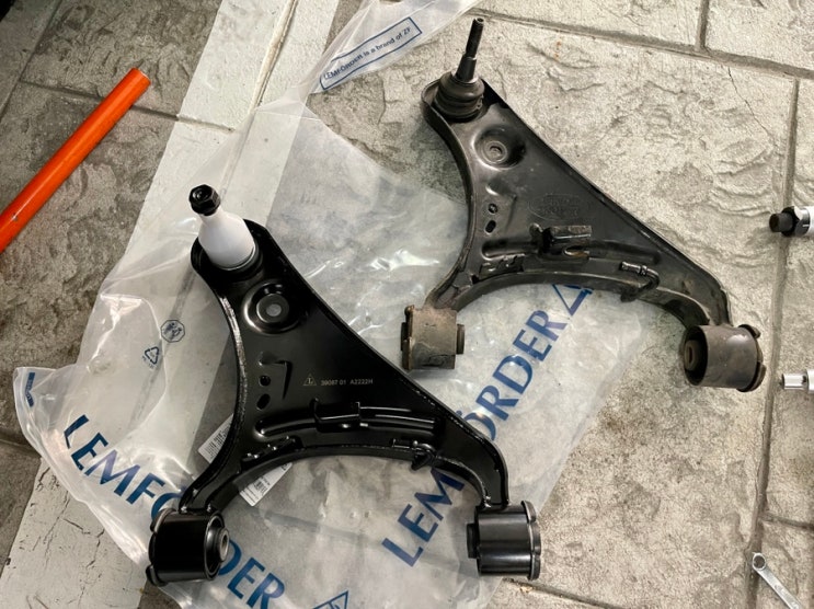 #103. 랜드로버 디스커버리 4 프론트 어퍼 암 교체 (매뉴얼 첨부) : 네이버 블로그