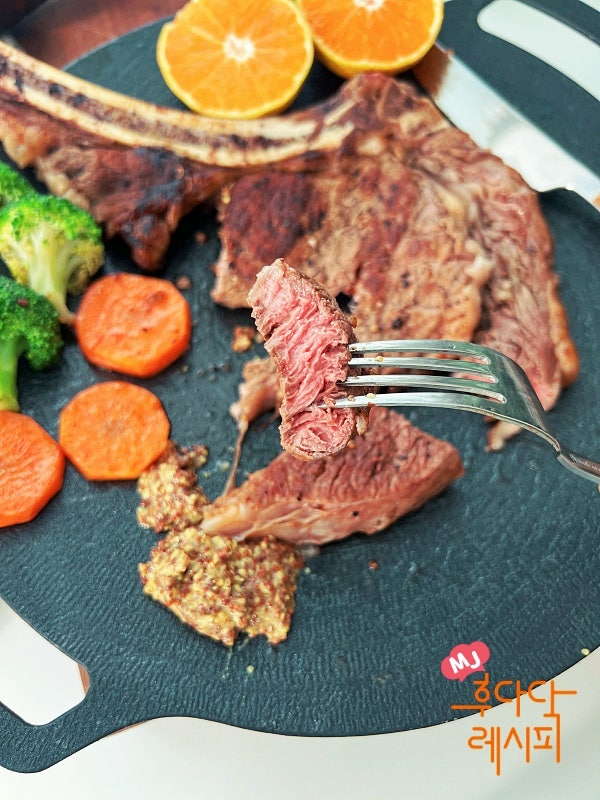 토마호크 스테이크 굽기 맛있게 굽는법 시즈닝 레스팅 캠핑메뉴 네이버 블로그