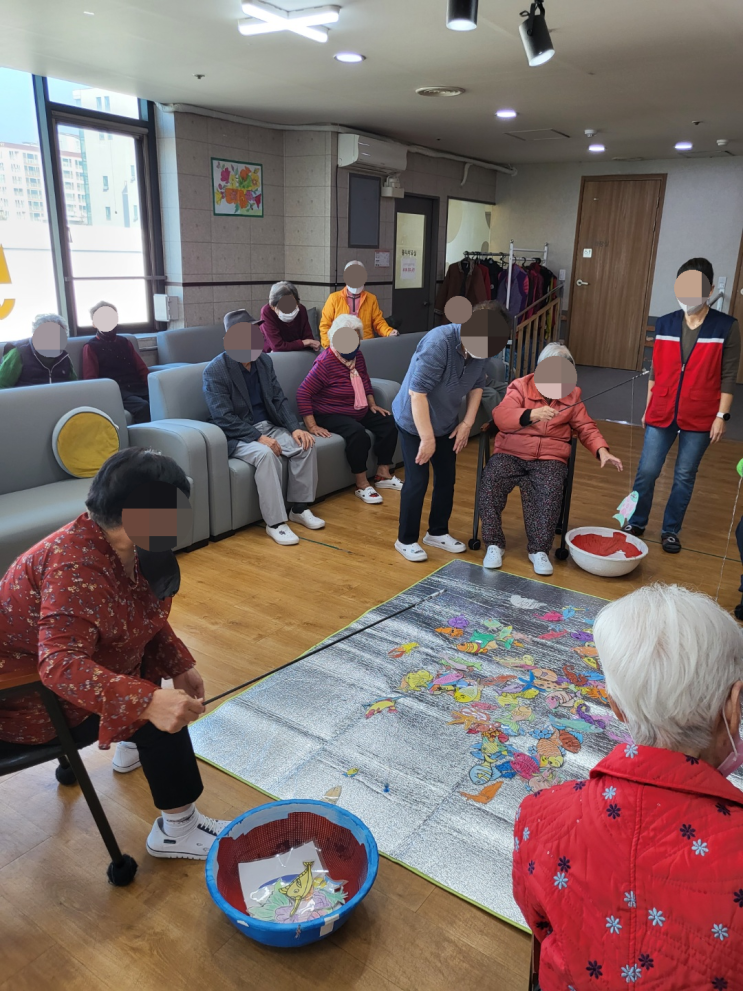 인천 서구 주간보호 센터 검단 당하동 원당동 주간보호 센터 어르신들 돌봄 센터 서구 데이케어센터 신체활동자석낚시