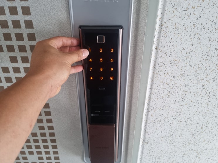 대전도어락-버드내마을2단지 아파트에 삼성지문 번호키 SHP-DP951 교체/태평동열쇠 : 네이버 블로그