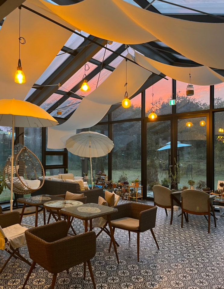 익산 영등동 카페 봄날 35 | 루프탑이 있는 예쁜 유리온실카페 💐 : 네이버 블로그