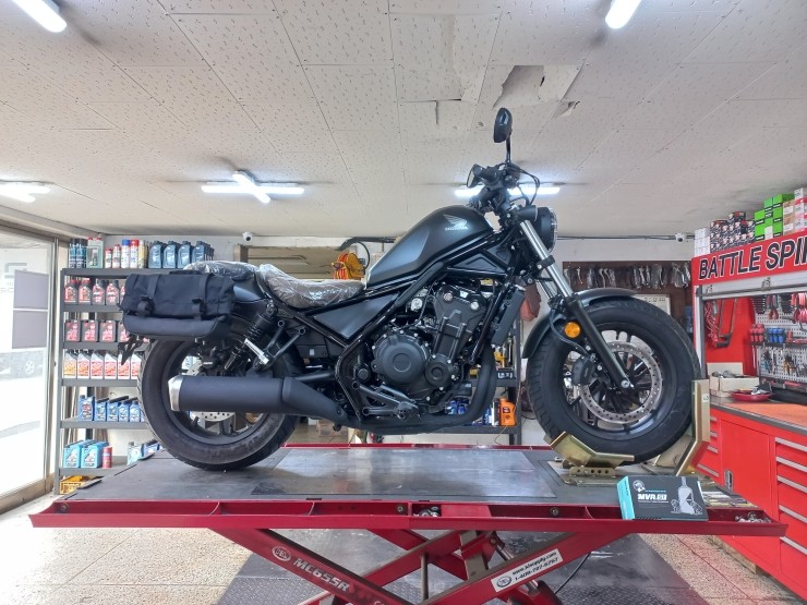 Rebel 레블 500 - 지넷 오토바이 전용 2채널 블랙박스 MVR-S1 설치 작업. 부산 금정구 오토바이 정비, 수리 ...