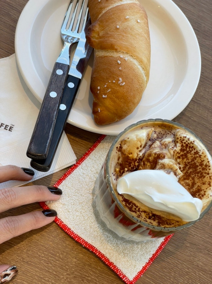 전주 효자동_갬성북적 신상카페 'OUI'오유아이커피 : 네이버 블로그