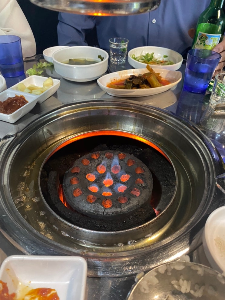신촌역 간판없는 맛집 연탄에 구워먹는 제주산 고기를 먹을 수 있는 제주도로담 네이버 블로그