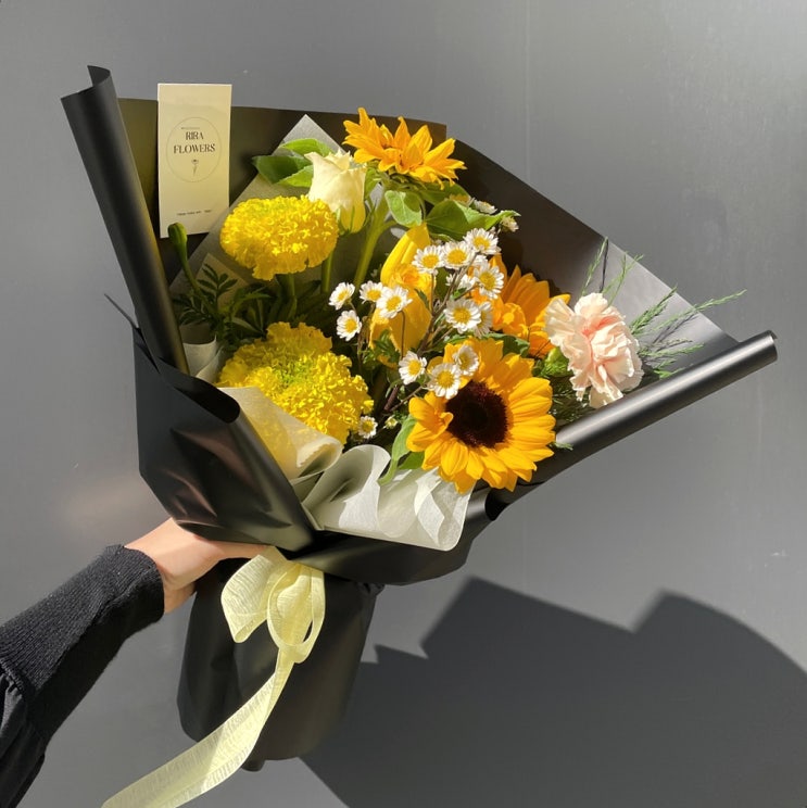 공연꽃다발해바라기꽃다발노란톤꽃다발축하꽃다발리라플라워서울대입구역꽃집합정역꽃집 네이버 블로그
