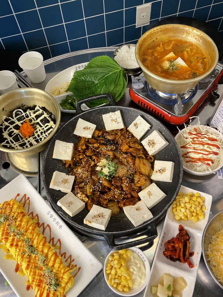 동탄석우동 삼산회관 동탄핫플 석우동점심 식사로 추천하는 돼지 김치 볶음 And 김치찌개 맛집석우동고기집 돼지김치볶음