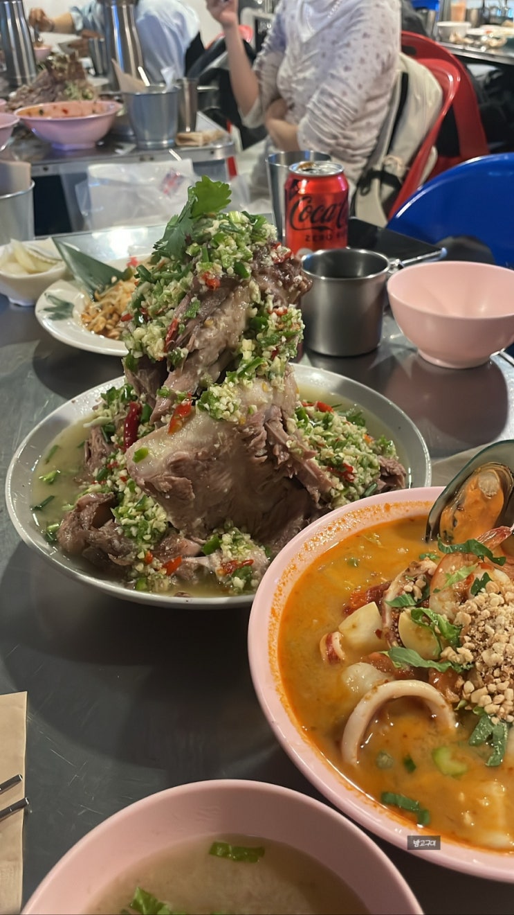 압구정 압구정 로데오 맛집 태국음식은 까폼 취향저격 미친 중독성 똠얌 남콘 무조건 시키기 쏨땀 랭쎕 후기