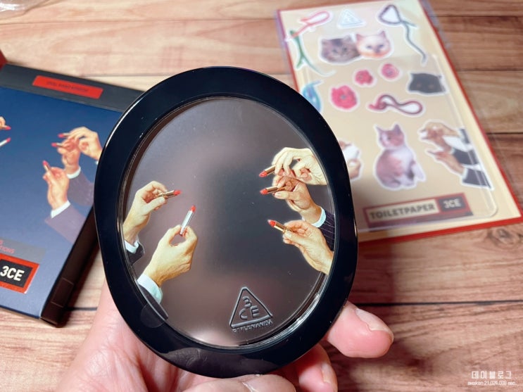 내돈내산 3CE X 토일렛페이퍼 콜라보 핸드미러 거울 / 쓰리씨이 벨벳 립틴트 GO NOW 고나우 발색 비교 : 네이버 블로그