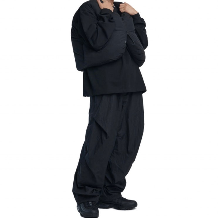 노매뉴얼 블랙프라이데이 더현대서울 팝업 기념 기여운 제품들 (숏패딩, 팬츠, 바시티자켓 등) : 네이버 블로그