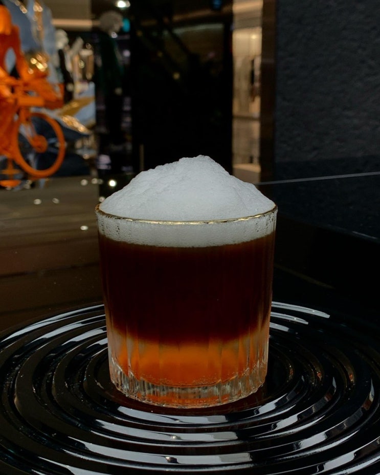 Ohhit Road | 빅 파일럿 바 BIG PILOT BAR by IWC & CENTER COFFEE (명동/을지로/롯데백화점 ...