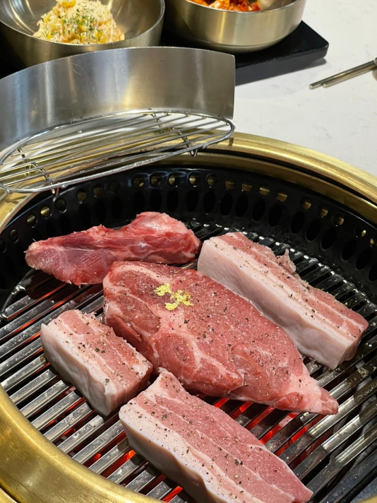 청주지웰맛집금돼지 숄더랙and오겹살에 철판볶음밥 강추 신도세기 청주지웰점 네이버 블로그
