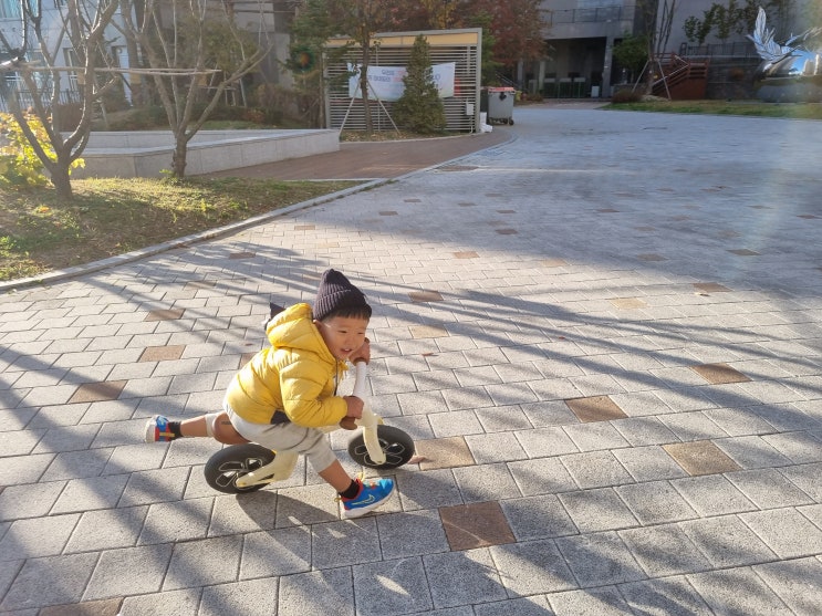 35개월 발달 기록(1,081~1,087일)_영어노출, 미술수업, 개구쟁이 : 네이버 블로그