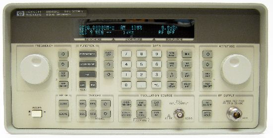 구형이지만 쓸만한 HP 8648C 신호발생기_Old but serviceable signal generator HP 8648C ...