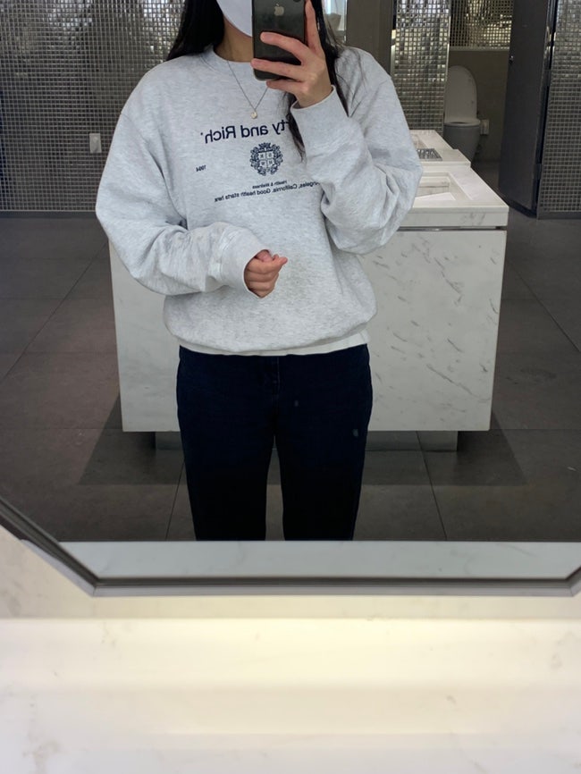 스포티앤리치 맨투맨 후기 / SPORTY& RICH crest 로고 크루넥 xs사이즈 : 네이버 블로그