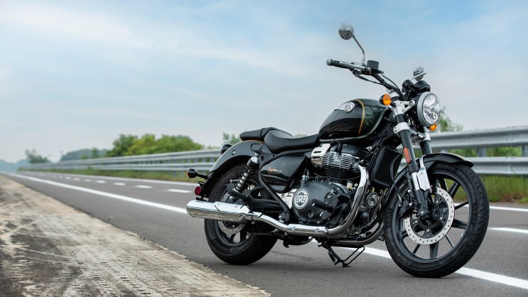 2022 EICMA - 새로운 공랭 미들급 크루저, 로얄엔필드 슈퍼 메테오 650 공개 (Royal Enfield Super ...