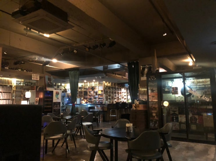 [압구정로데오역]감성 LP바, 트래픽 LP Bar : 네이버 블로그