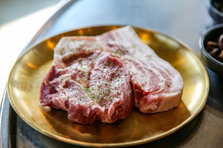 서귀포 올레시장 맛집 쫀득했던 까망돼지 서귀포점 그리고 속이 편한 상차림까지 네이버 블로그