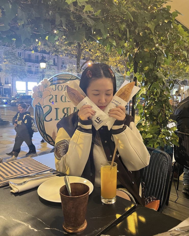 레드벨벳 예리 패션 옷 인스타그램 사복 악셀 아리가토 여자 울 바시티 자켓 코디 A 패치가 포인트 네이버 블로그