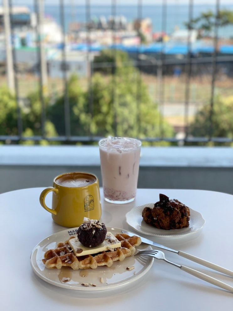 (송정) 해변열차와 가까운 송정 카페 마레마레 : 네이버 블로그