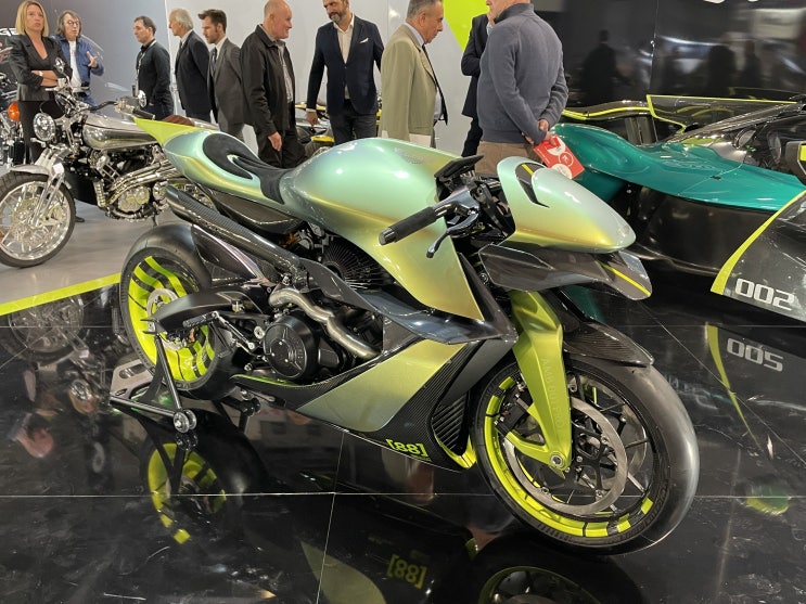 [정보] Brough 애스턴마틴 한정판 AMB 001 PRO 공개 (2023 AMB001 PRO) : 네이버 블로그