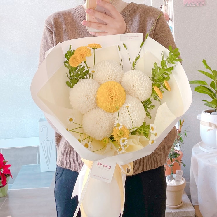 창원꽃집 사림동꽃집 창원대꽃집 꽃 피는 계절 기념일 축하하는 자리 어디든 선물하기 좋은 기본 사이즈 창원 꽃다발~💐