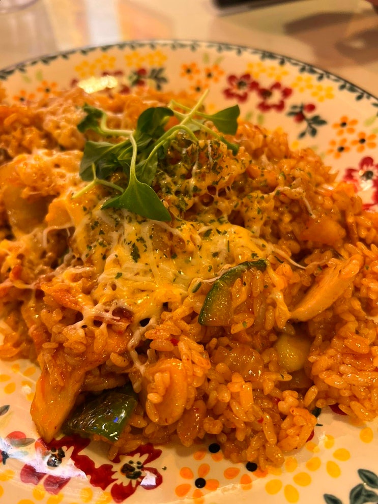 망원맛집 저렴하고 맛있고 분위기까지 좋은 스푼필라프 홍대점 로제크림파스타 And 김치베이컨필라프 네이버 블로그