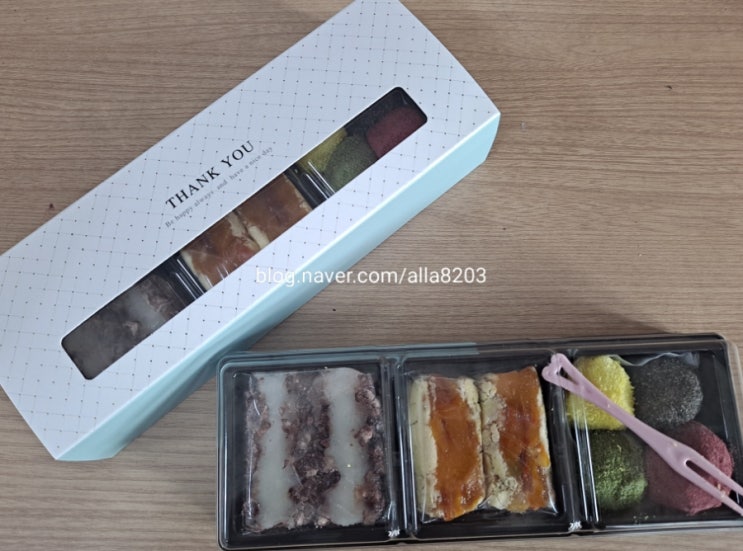 전주떡집 ♥ 답례떡전문점 ♥ 인후동떡고을 ♥ 예쁜답례떡 맛있는답례떡 고급스러운답례떡 팥찰시루떡 호박찰떡 사색경단으로 구성된 3구