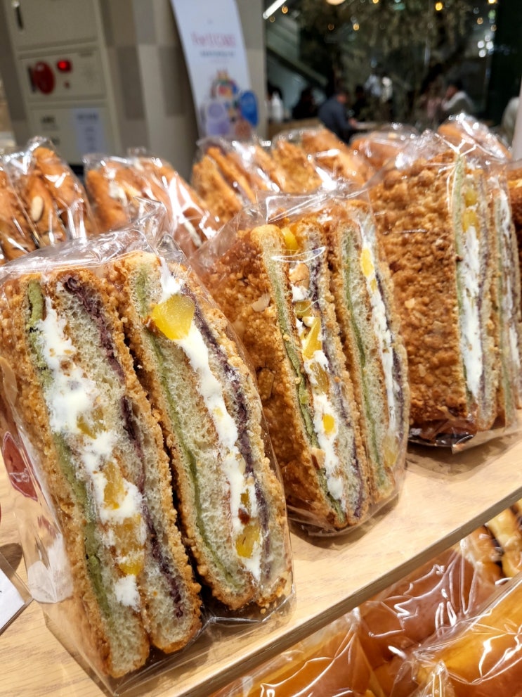 더현대서울 지하 1층 베이커리 맛집 베즐리 내돈내먹 소보로의 밤 맘모스빵 네이버 블로그