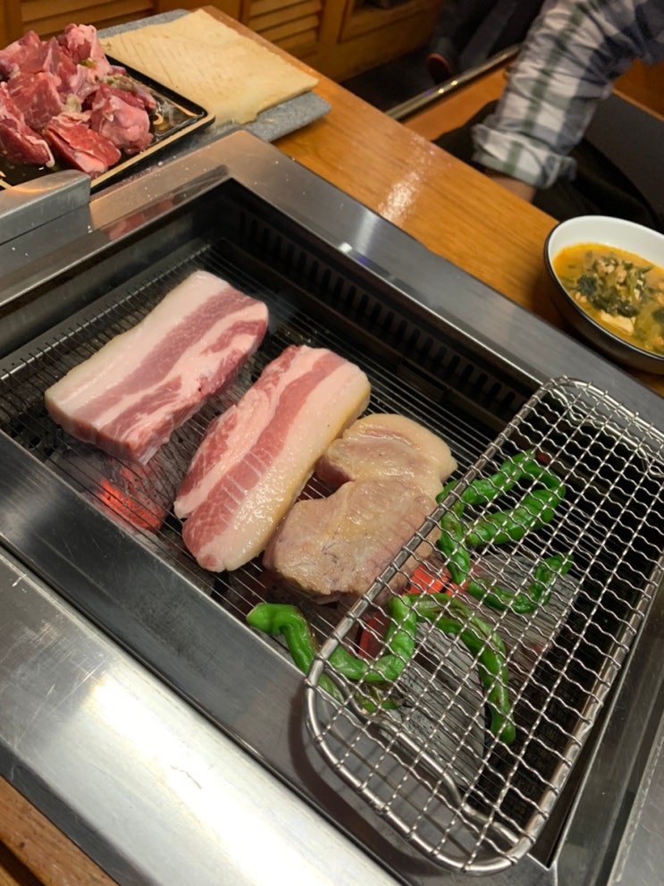 연남동 삼겹살 고기는 언제나 맛있고 청국장과 돼지껍데기가 맛있는 화씨이육공 연남점내돈내산 네이버 블로그