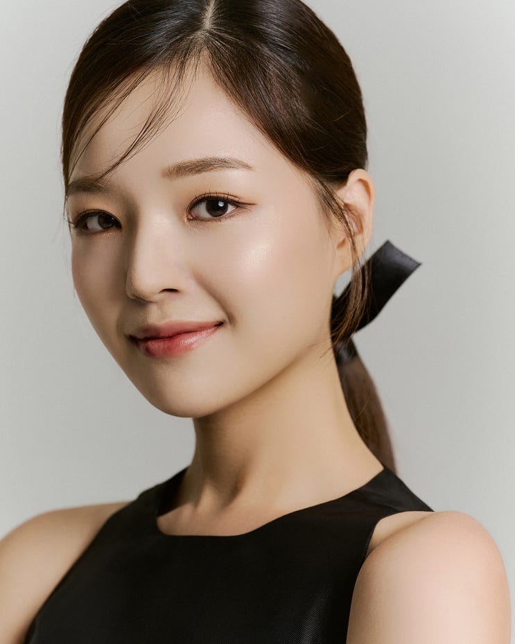 우아하고 발랄한 컨셉의 드레스 프로필사진, 스튜디오 원픽에서 ♥ : 네이버 블로그