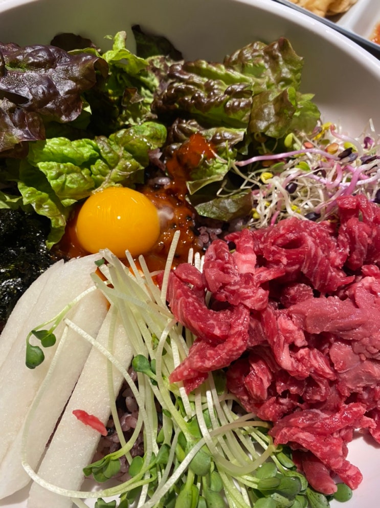 여의도 유쾌한접시 63빌딩 근처 육회비빔밥 미역국 맛집 여의도 점심 메뉴 추천 네이버 블로그