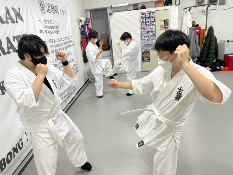 금요일은 스파링 데이 국룰 도봉역 입식타격전문 극진공수도와 킥복싱 주짓수 종합격투기 발리투도 하는 도봉구 체육관 사도관