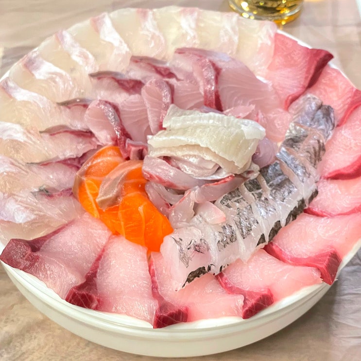 진해맛집 남문횟집 푸짐한 상차림 연말 회식하기 좋은 곳 | 황금회수산 : 네이버 블로그