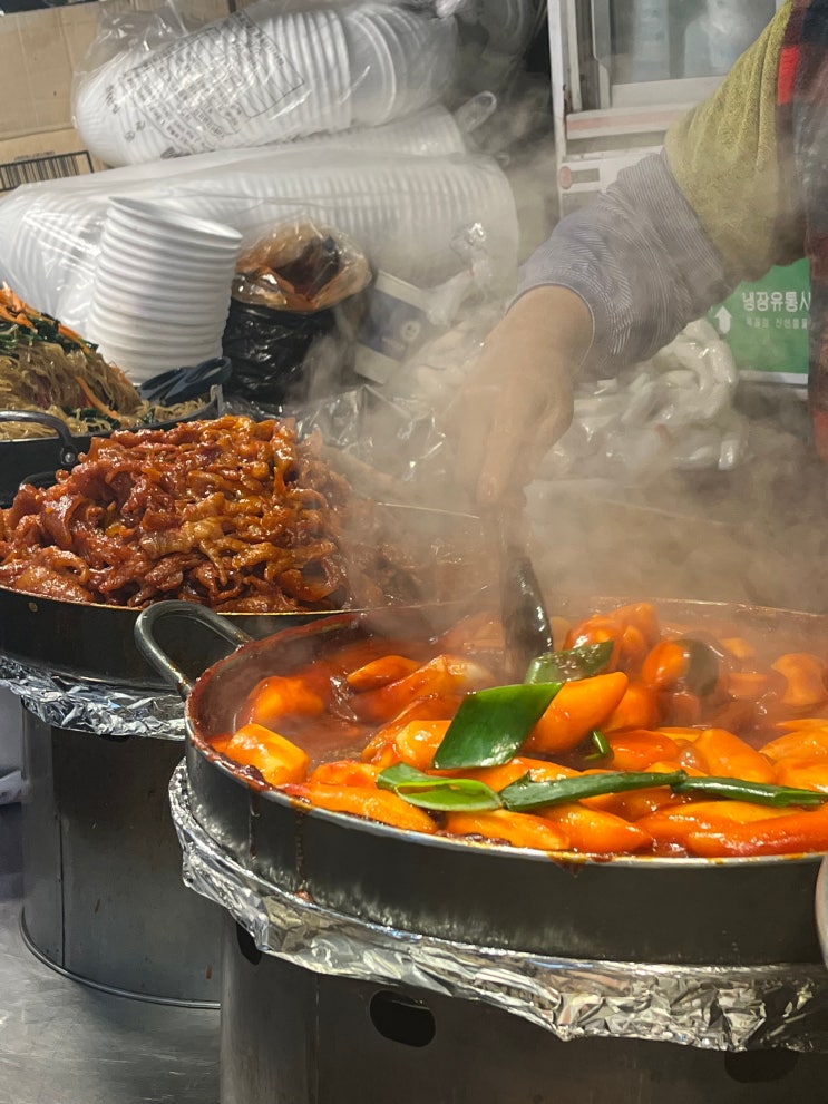 서울맛집 광장시장 먹을거리 추천 육회 떡볶이 마약김밥 껍데기 닭발 과일주스 풍자순대 네이버 블로그