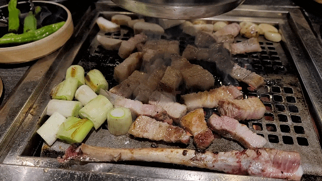 홍대입구역 맛집 줄서는식당 고기집 돈대갈비 만족 후기 육지 네이버 블로그