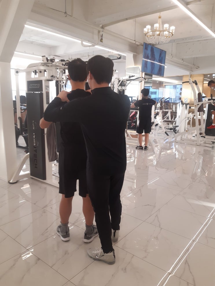 업투 이수사당 헬스업투 헬스필라테스 새벽을 깨우는 태양의 에너지 업투휘트니스 이수점 사자본부 네이버 블로그