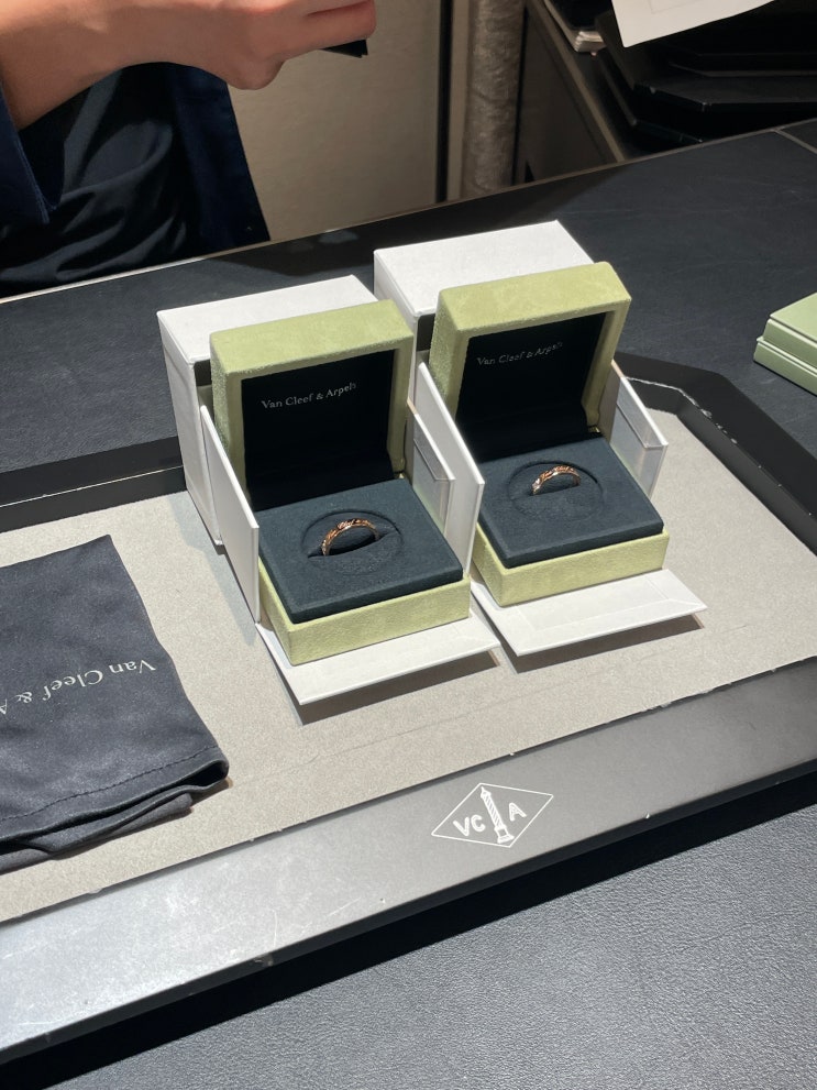 1. 웨딩준비│반지원정대 1,2차 / 반클리프아펠 뚜쥬르 시그니처 에또왈 웨딩밴드 피말리는 수령후기 @van cleef ...