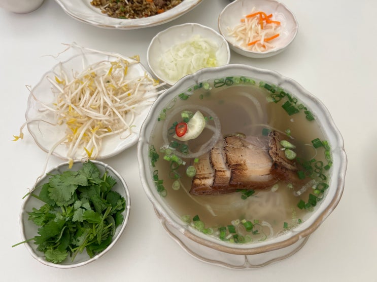 몬안베띠 서초동 남부터미널 베트남 쌀국수 수비드 삼겹 쌀국수 소고기 볶음밥 표고버섯 짜조 네이버 블로그