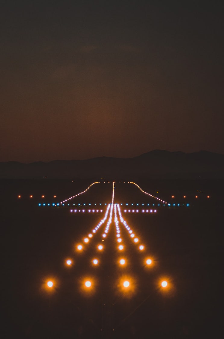 항공등화 ELEVATED RUNWAY EDGE LIGHT [노출형 활주로등] : 네이버 블로그