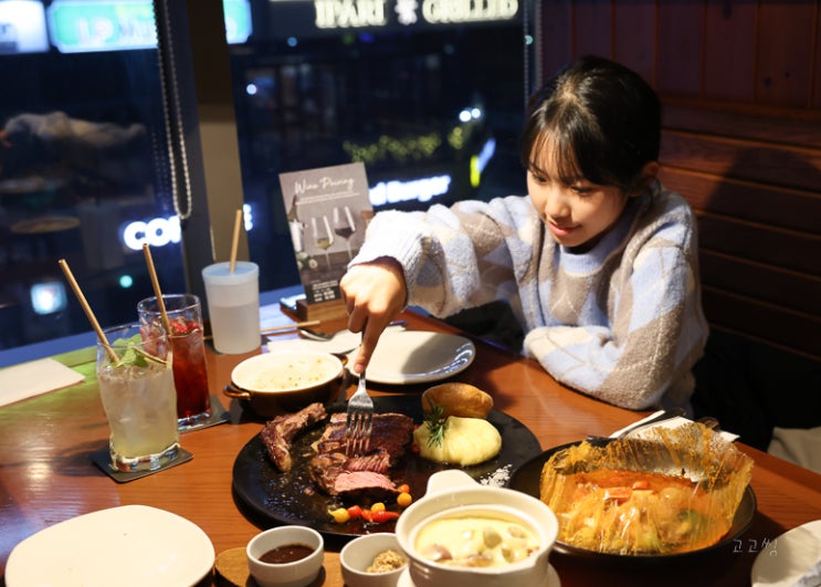 아웃백 메뉴 추천 토마호크 스테이크 할인 토마호크 마스터피스 후기 연말 데이트 네이버 블로그