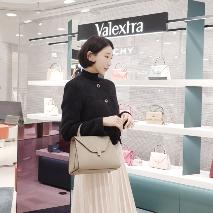 발렉스트라 가방 미니멀한 여자명품가방 Valextra 롯데 본점 매장에서 봄 네이버 블로그
