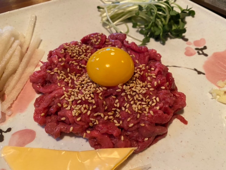 수원 매탄동 맛집 군침육회 육회와 육전 추천 네이버 블로그