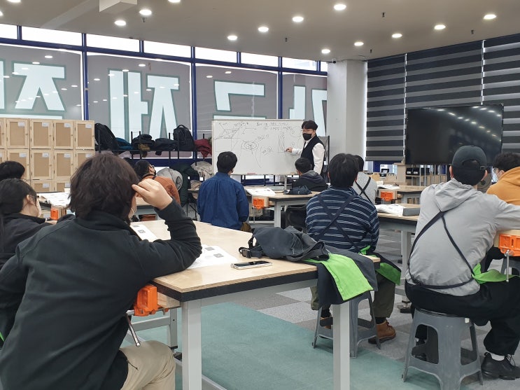 가구제작배우기 내일배움카드목공대전무료목공목공방창업테이블쏘가구디자인캐드스케치업일러스트포토샵목공지도사자격증뿌리