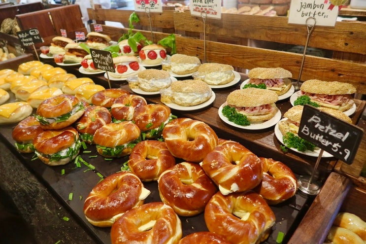 압구정 베이글 맛집 런던베이글뮤지엄 줄서는식당 핫플을 이제야 와 보다니 테이블링 웨이팅 대기 꿀팁 포장 네이버 블로그
