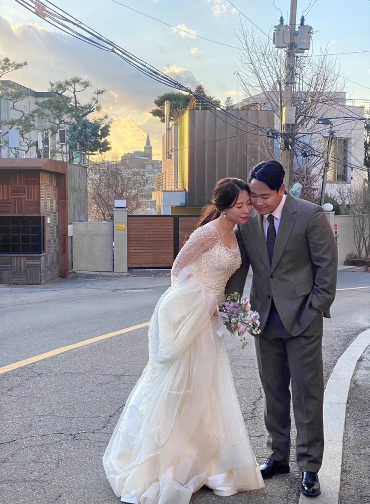 Wedding Log 18 4무이스튜디오 촬영유엔빌리지점오후b타입김수민수석실장님데크대문로드화이트배경캐쥬얼야간