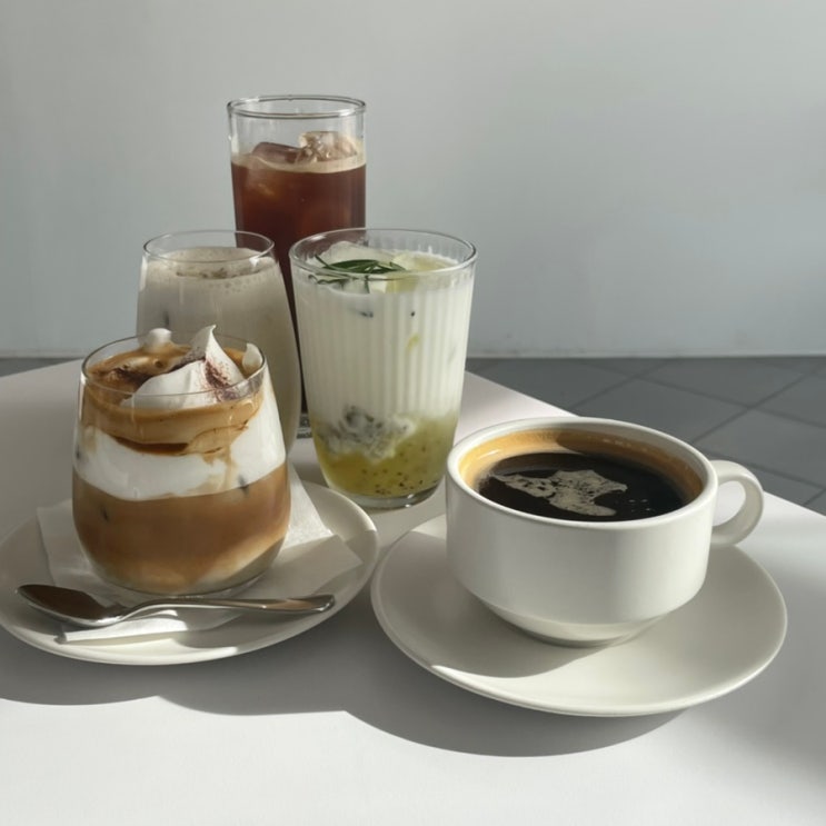 [울산/울주군] 언양 화이트 감성 가득 카페, 라이츠 커피☕ : 네이버 블로그