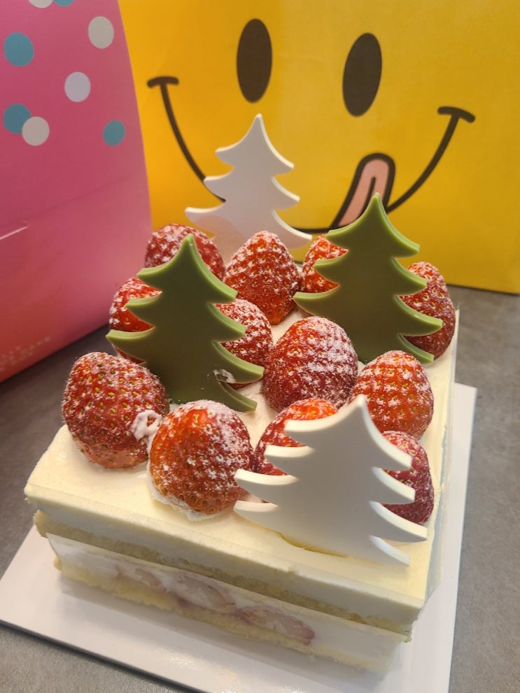 [청담] 노티드 크리스마스 케이크 사전예약/픽업/후기 : 네이버 블로그