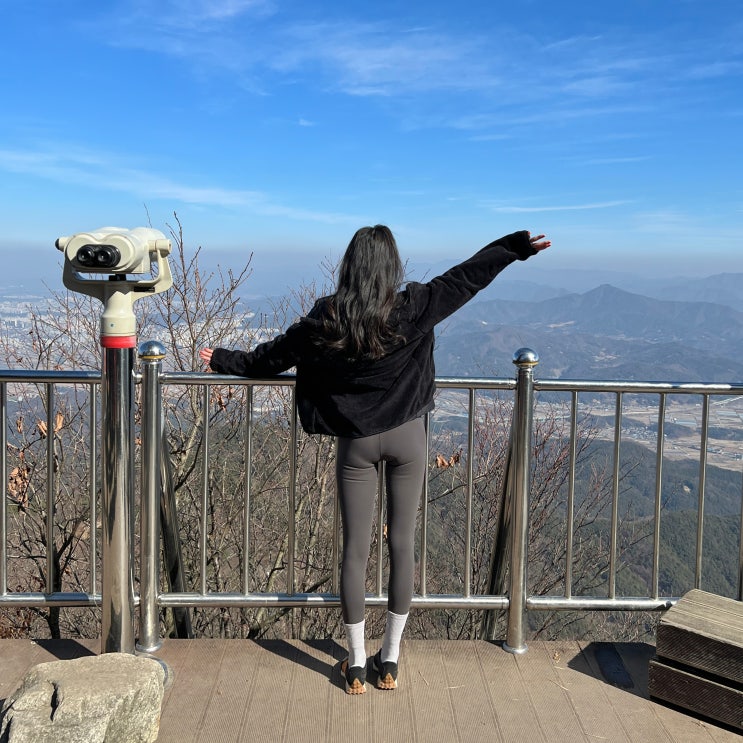 2022 12 25 데일리룩 경량패딩여자 경량패딩 코디등산 레깅스등산복등산패션뉴발란스 키즈 운동화뉴발란스