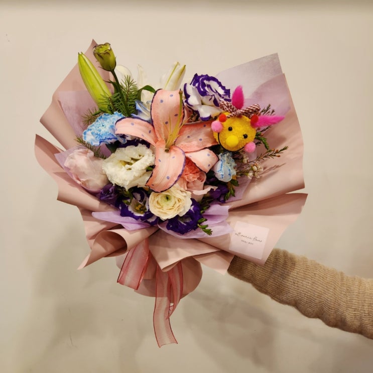 서울 졸업식꽃다발 잘하는곳 추천 중랑구 면목동꽃집 아띠랑스플뢰르 졸업사진 예쁘게 나오는 꽃다발 네이버 블로그